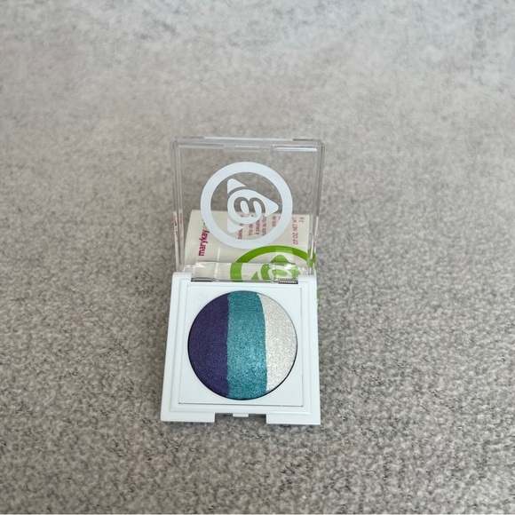 Mary Kay | Makeup | Mary Kay At Play Baked Eye Trio Eyeshadow Electric ...